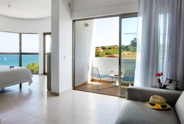 Carvi Beach Hotel | www.visitportugal.com